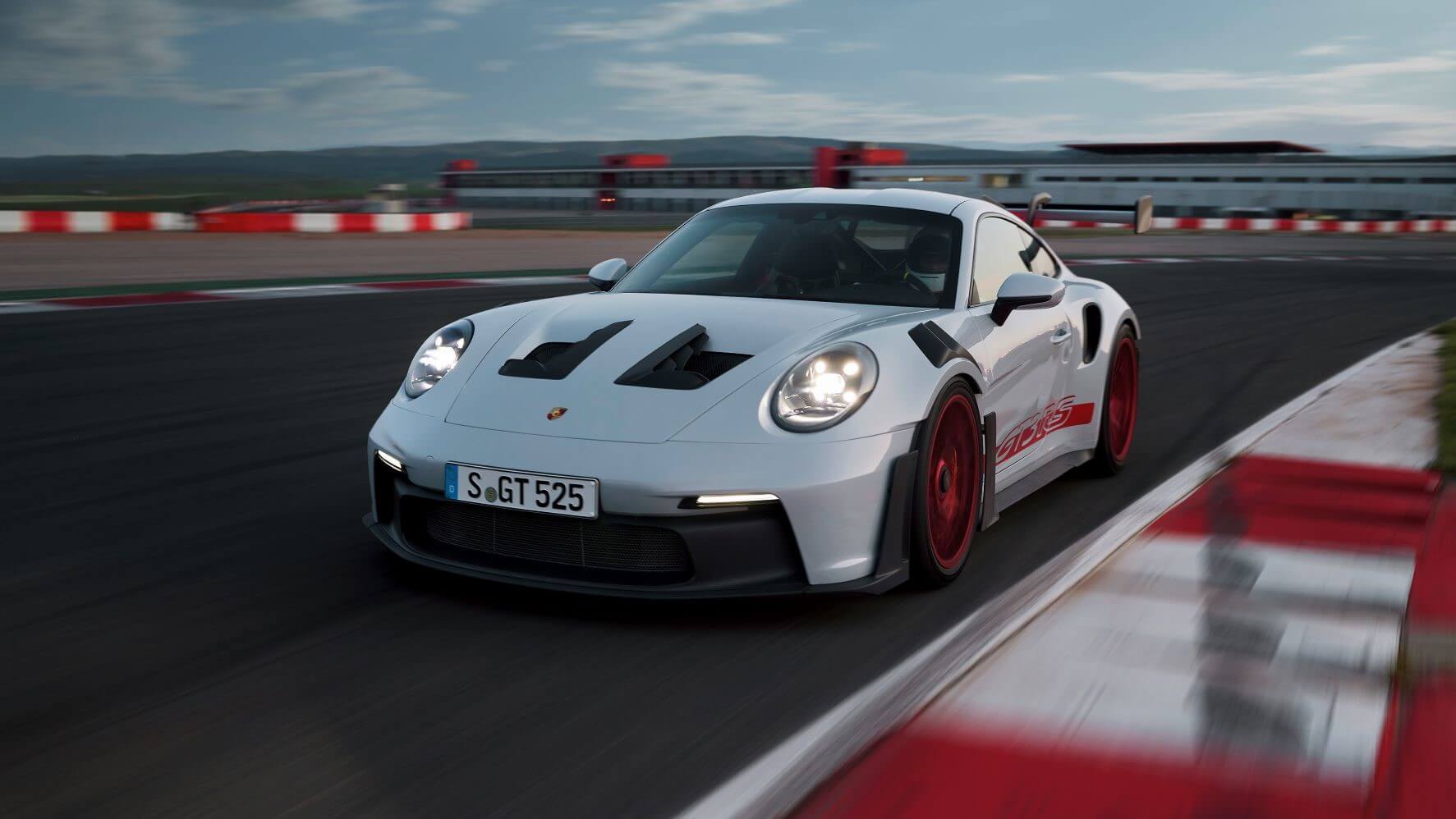 Porsche 992 GT3 RS 賽車上街!! - NEWS - TopGear
